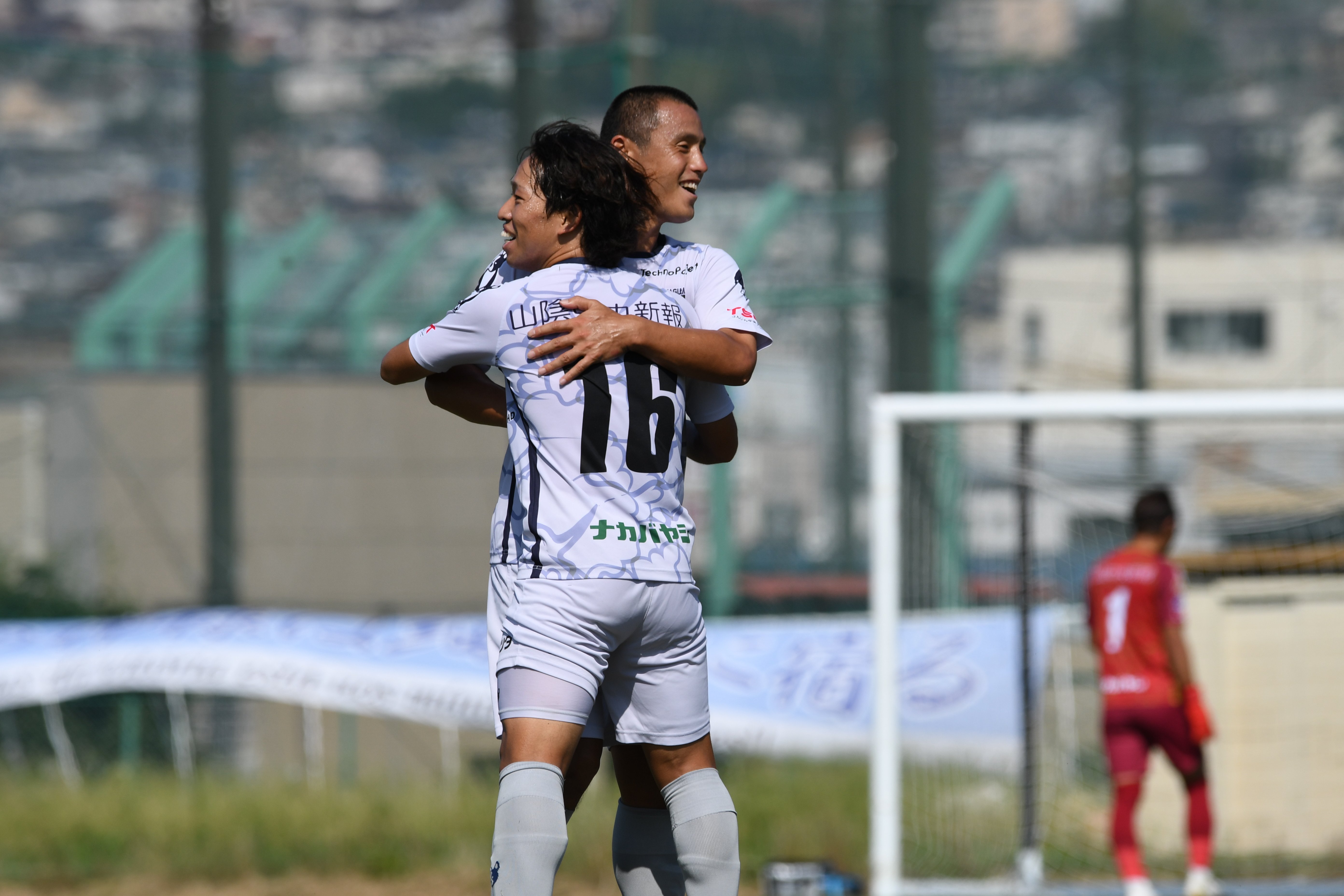 【撮れたて写真特集】FC神楽しまねvsFC大阪 首位相手に主導権握れず | 山陰中央新報デジタル